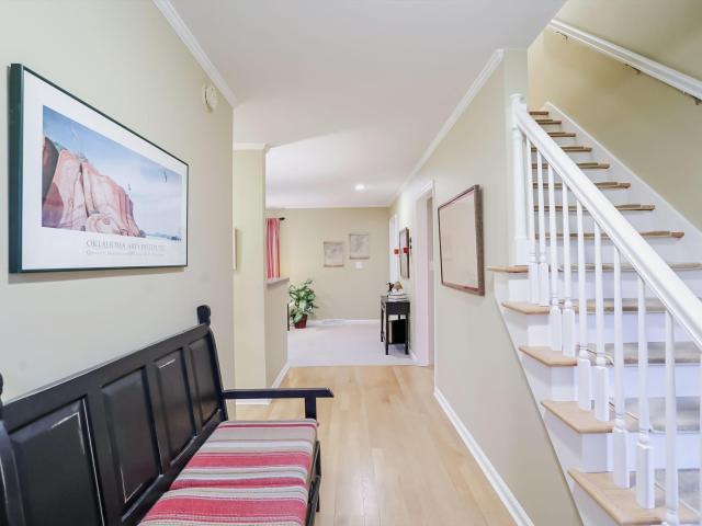 814 S Meadowbrook Drive