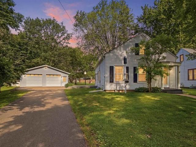 814 S Oak Ave, Marshfield, WI 54449