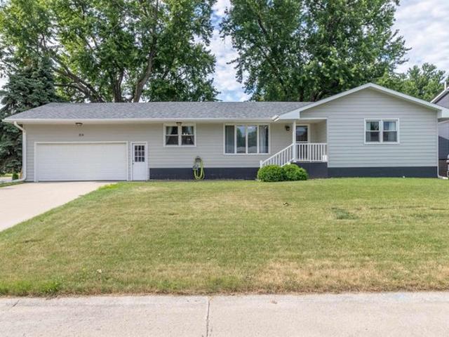 814 S Shannon Dr, Sloan, IA 51055