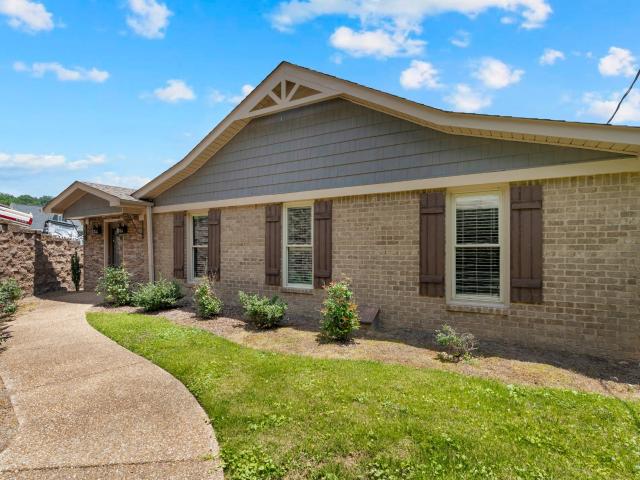 814 Shasteen Hollow Rd