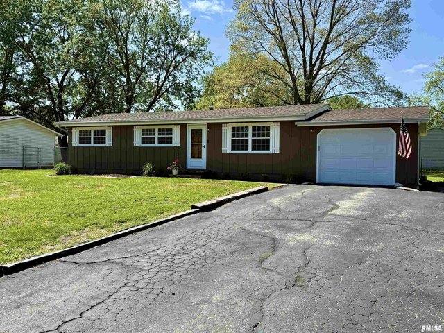 814 Sunnyview Ave E, Knoxville, IL 61448