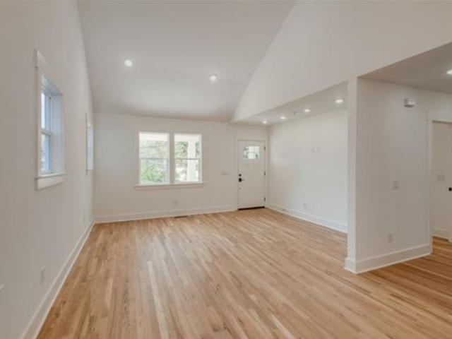 814 Powers Ave