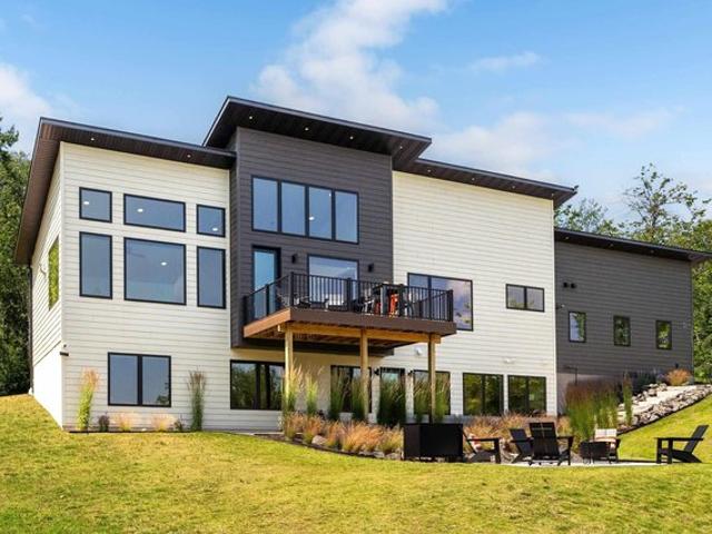 814 Pleasant View Rd, Duluth, MN 55803
