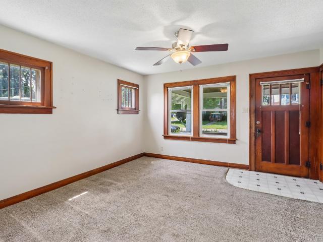 814 W 4th Street S