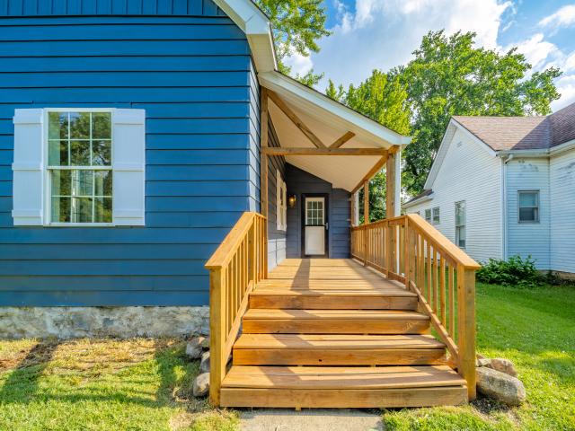 814 W 5th Street