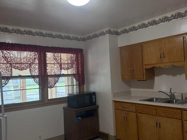 814 W 3RD Street