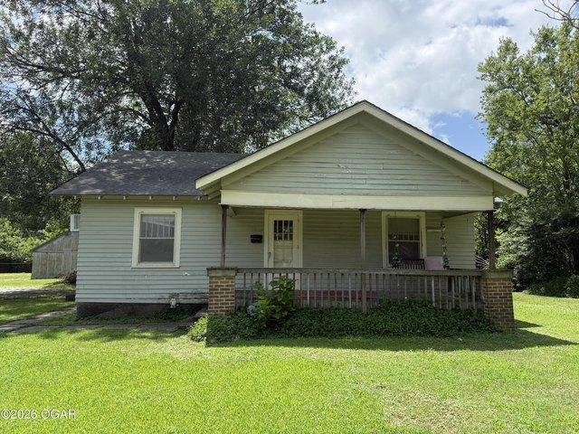 814 W Maple St, Columbus, KS 66725
