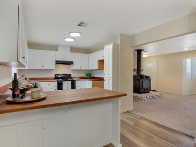 8154 Churn Creek Rd, Redding, CA 96002