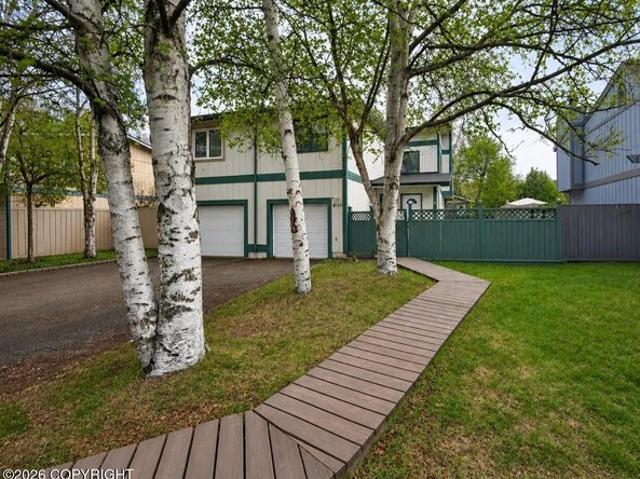 8155 Country Woods Dr, Anchorage, AK 99502