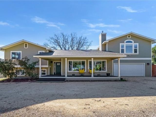 8155 Peninsula Dr, Kelseyville, CA 95451