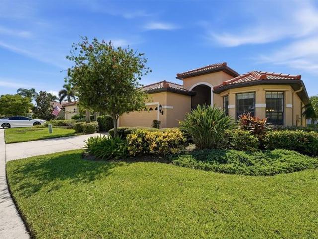 8155 Stirling Falls Cir, Sarasota, FL 34243