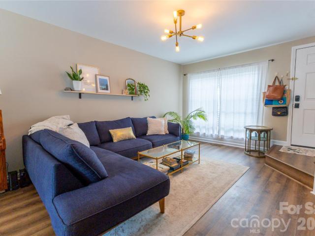 8159 Circle Tree Lane