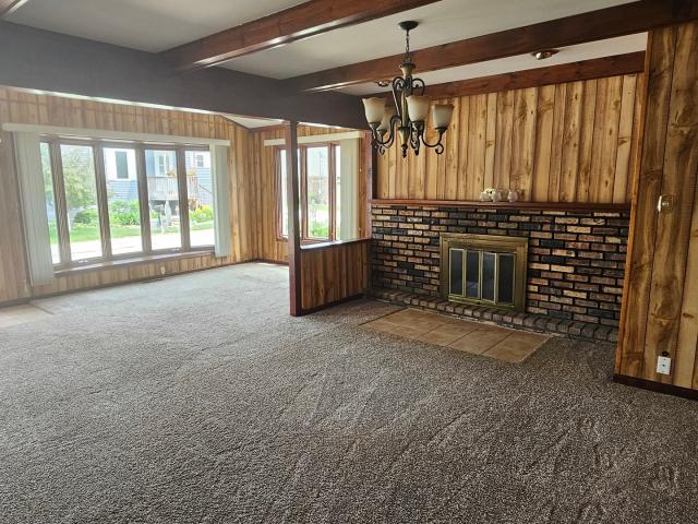 8150 N Thorsen Lane