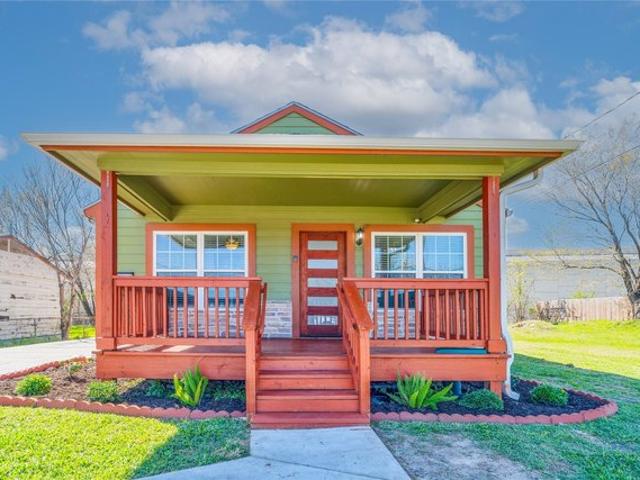 8150 Bassett St, Houston, TX 77051
