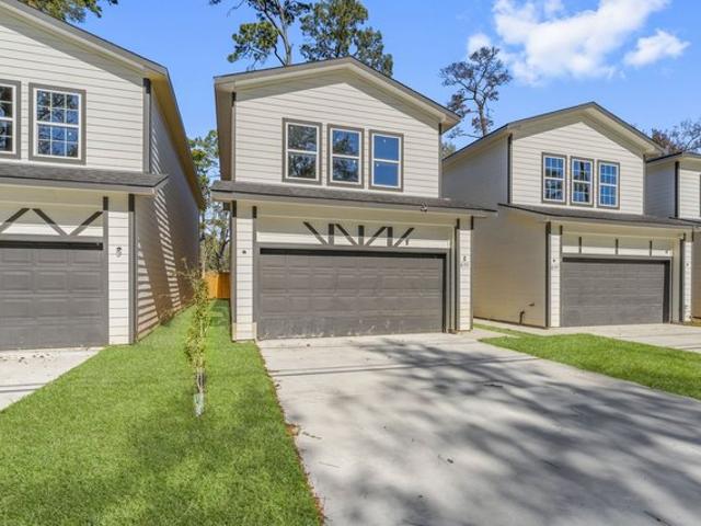 8153 Crestview Dr, Houston, TX 77028