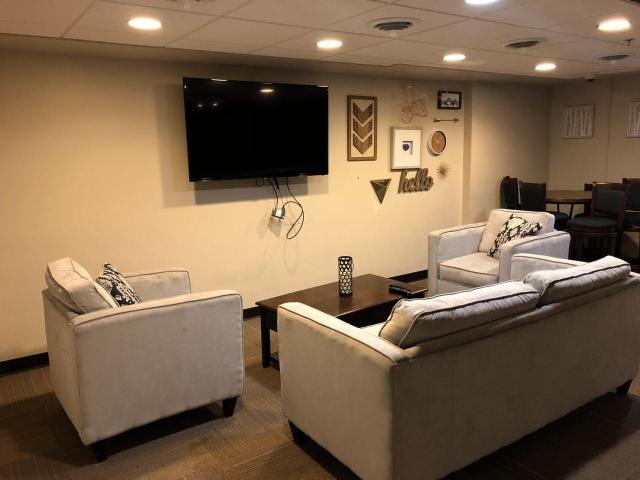 815 13TH 4 Bedroom Apartment for Rent at 815 13th Ave Se, Minneapolis, MN 55414 Dinkytown