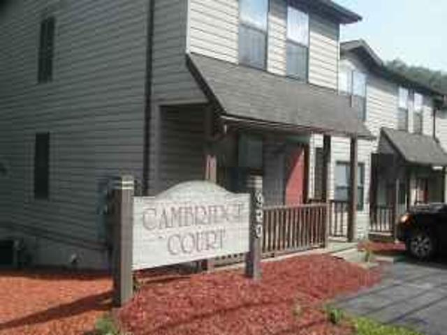 $815 / 2br 920 Cambridge Ct.: Nice Townhouse: 1 car garage Avail. Aug.1st ! Morgantown