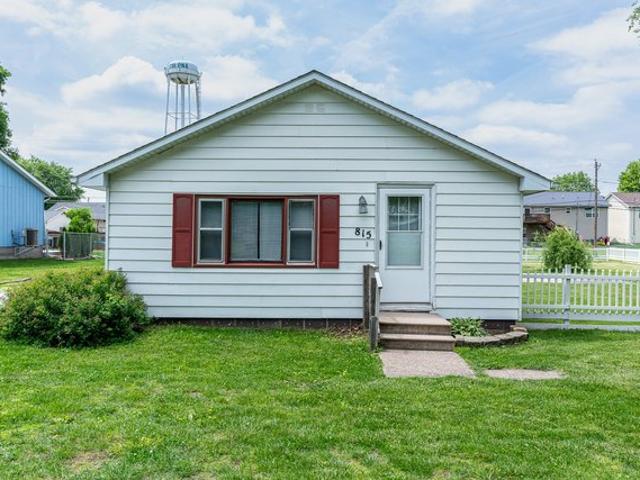 815 7th St, Colona, IL 61241