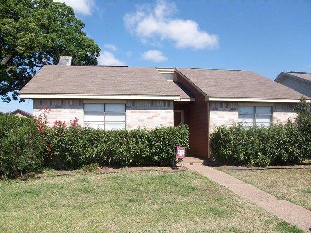 815 Camellia Ct, College Station, TX 77840