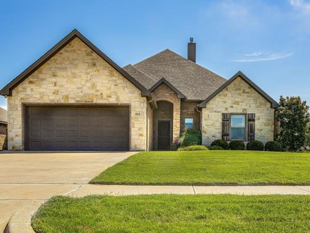815 Chestnut Grove Dr, Cleburne, TX 76033