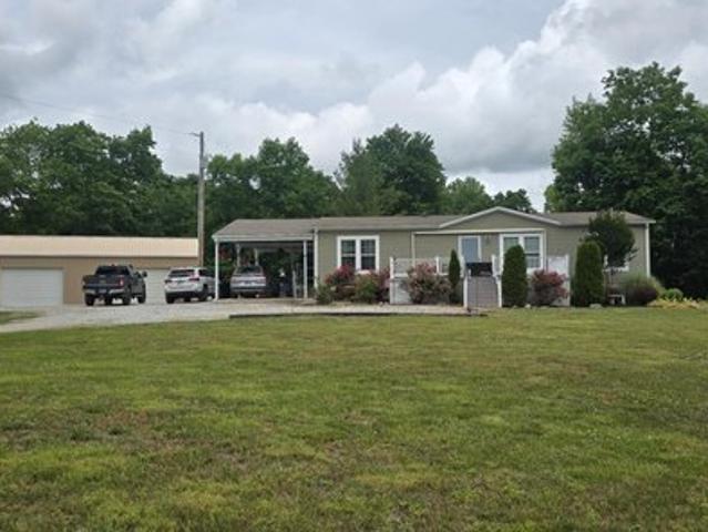815 Crooked Branch Pvt Rd, Huntsville, TN 37756