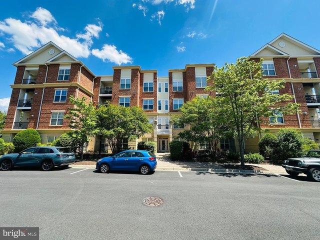 815 Branch Dr Apt 402, Herndon, VA 20170