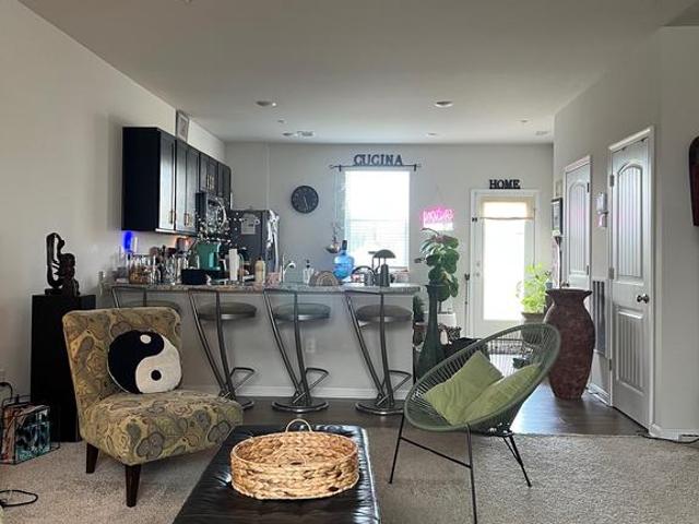 815 Derwent Ln