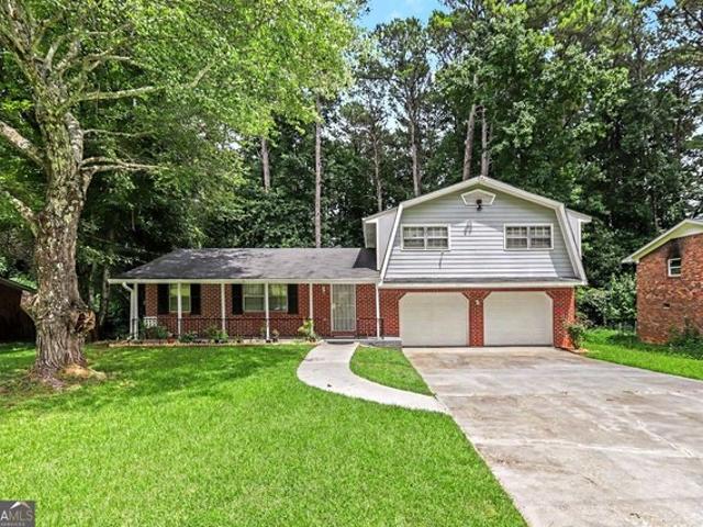 815 Dunleith Ct, Stone Mountain, GA 30083