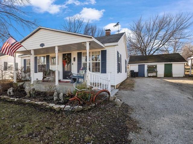 815 E Benton Ave, Ava, MO 65608