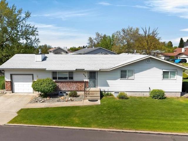 815 E Beacon Ave, Spokane, WA 99208