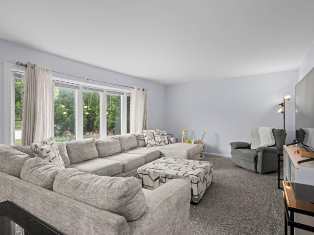815 E Hintz Road