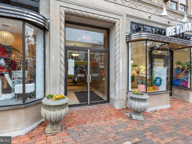 815 King St, Unit 3D, Alexandria, VA 22314 | MLS #VAAX2052