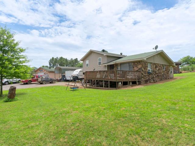 815 Old County Road N
