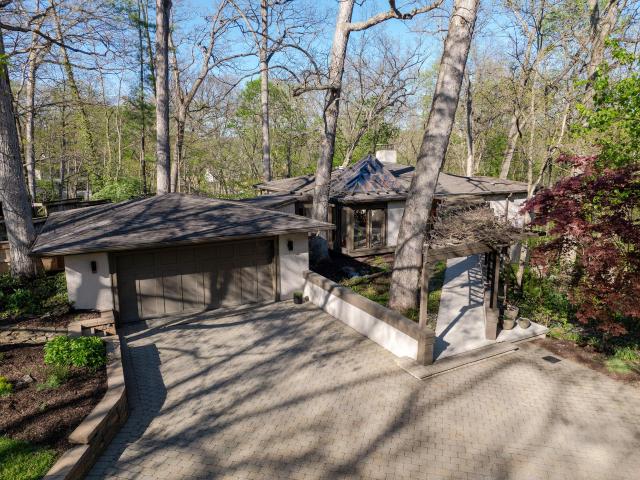 815 Lookout Point Drive
