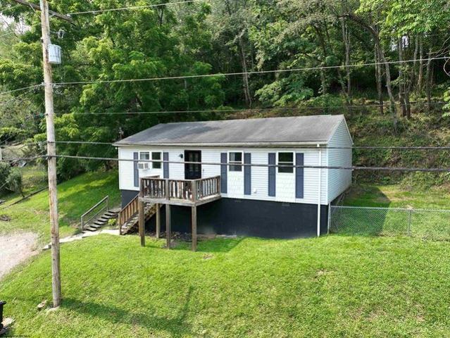 815 Laurel Dr, Mannington, WV 26582