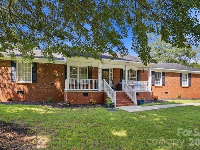 815 Lakeside Cir, Lancaster, SC 29720