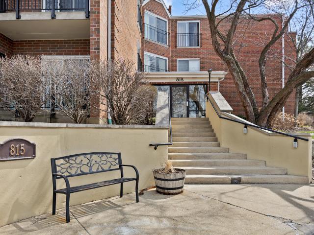 815 Leicester Rd, Unit 114A, Elk Grove Village, IL 60007 | MLS #12603 | Compass