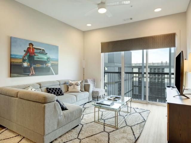 815 Main St APT 406, Nashville, TN