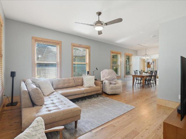 815 Maple Street W
