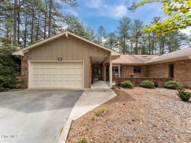 815 Myrtlewood Ct, Southern Pines, NC 28387 | MLS #100563