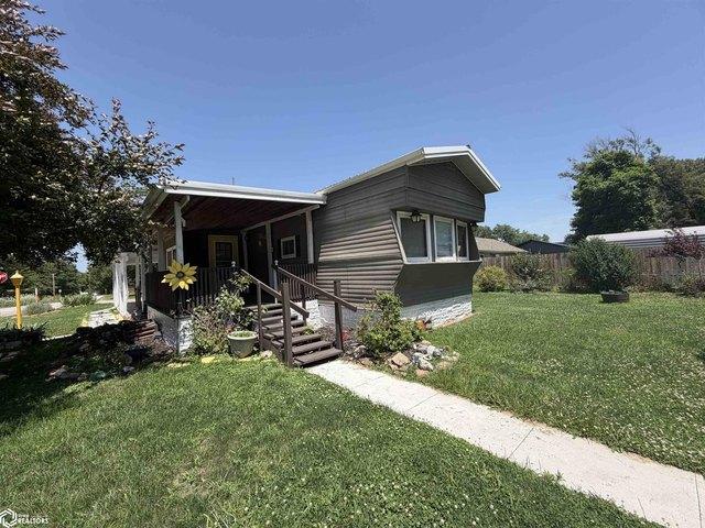 815 N 13th St, Centerville, IA 52544