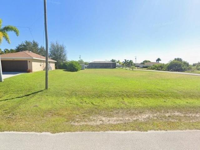 815 NW 28th Pl, Cape Coral, FL 33993