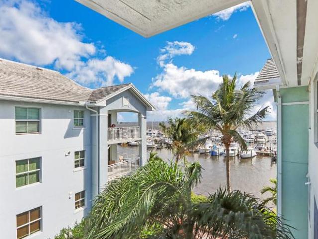 815 NW Flagler Ave #402, Stuart, FL 34994