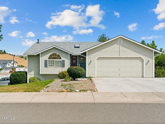 815 S 4th Street Ave, Selah, WA 98942