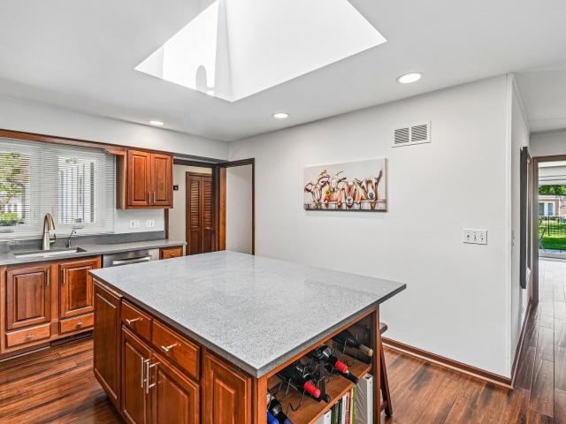 815 S Salem Avenue