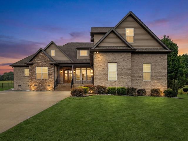 815 Shadow Creek Drive
