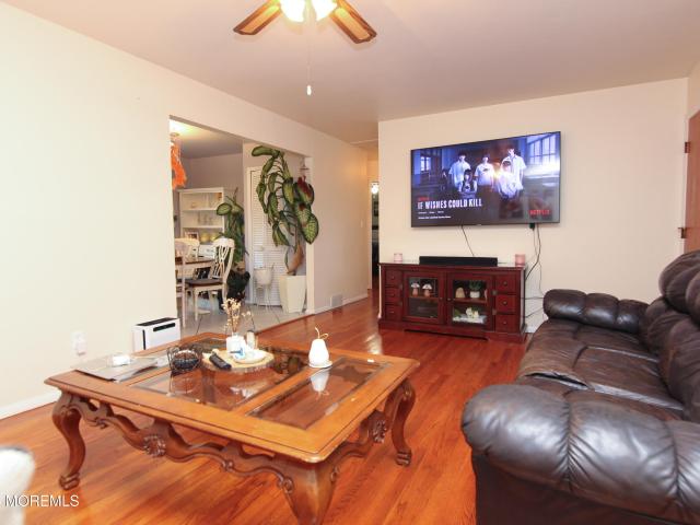 815 Shadylawn Way