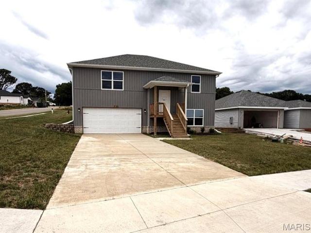 815 Shorthorn Ln, Marshfield, MO 65706