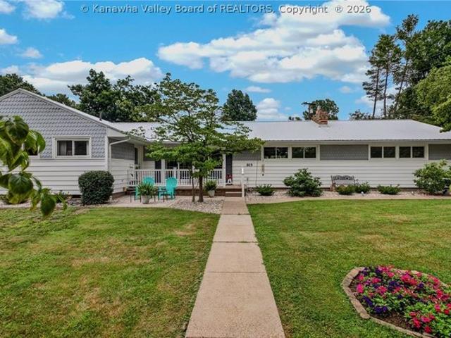 815 Sycamore St, Ravenswood, WV 26164