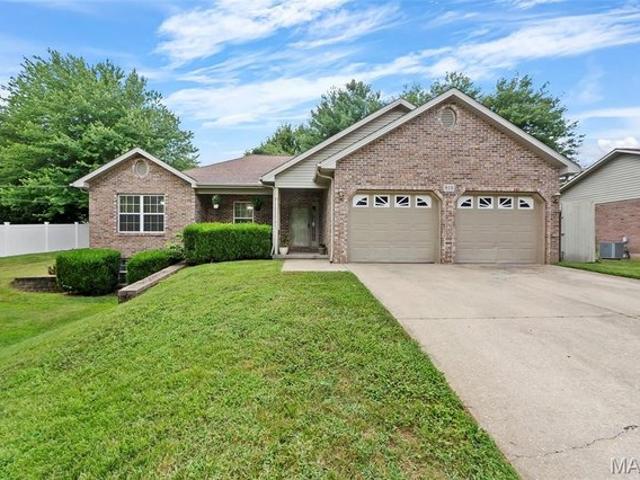815 Pecan Ln, Cape Girardeau, MO 63755